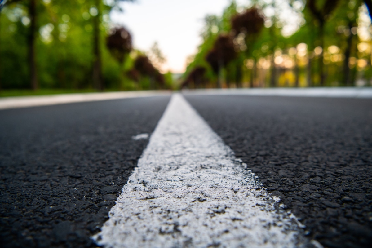 Signs of road surface issues - surfacing contractor tips