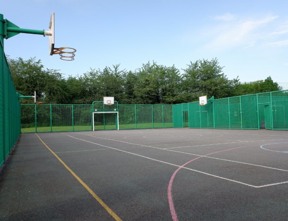 How To Lay Tarmac - How To Tarmac a Drive | UK Surfacings