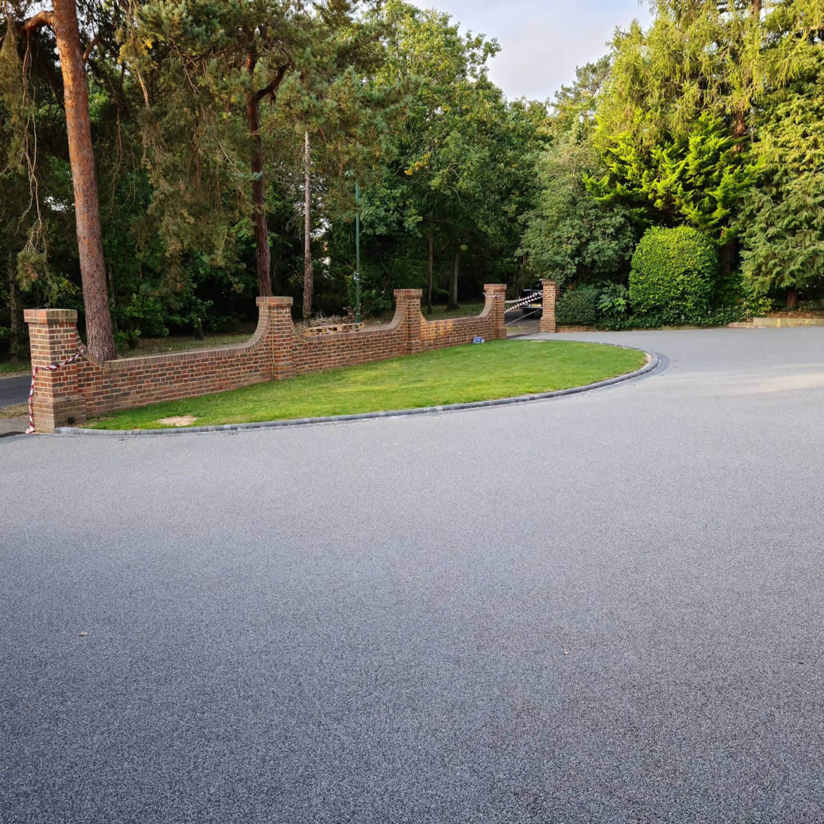 Resin Bound Driveways London & Surrey | UK Surfacings Ltd