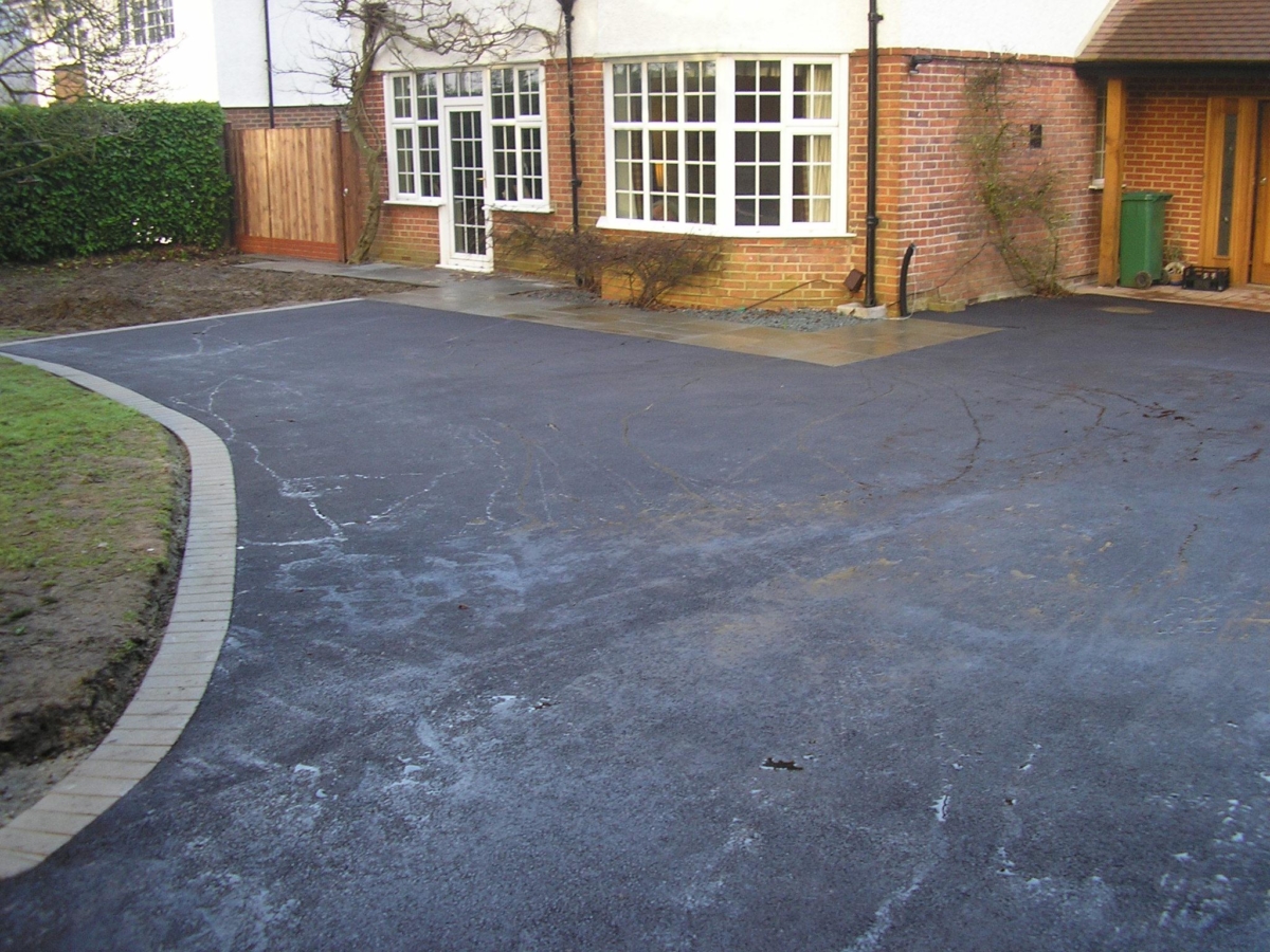 Tarmac Driveways London & Surrey | UK Surfacings Ltd